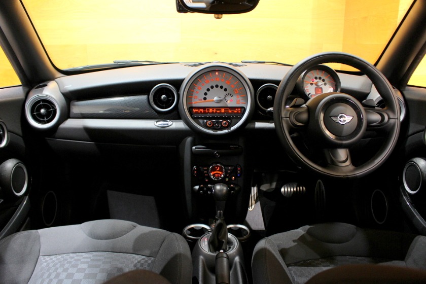 実はBMWミニ史上最強のスポーツモデル？！ミニクーペ(R58)を徹底解剖！ | ブログ＆メディア | MINI（ミニ）の中古車専門店iR