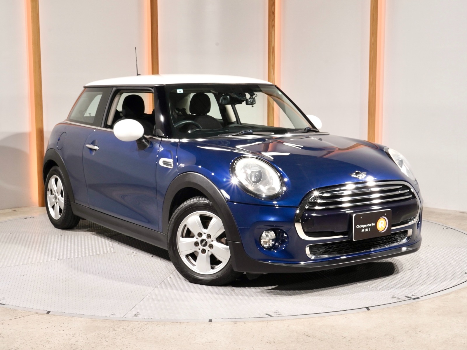 【MINI界に衝撃のニュース！】MINI史上最強の定番カラーが生産終了。ペッパーホワイトが残した歴史と輝かしい功績 | ブログ＆メディア ...